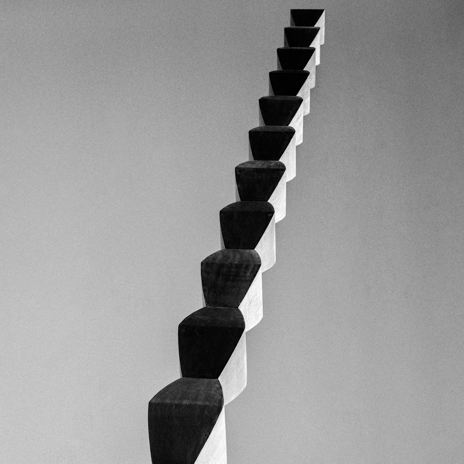 Beyond the image. "Brâncuși - The monumental ensemble from Târgu Jiu ...