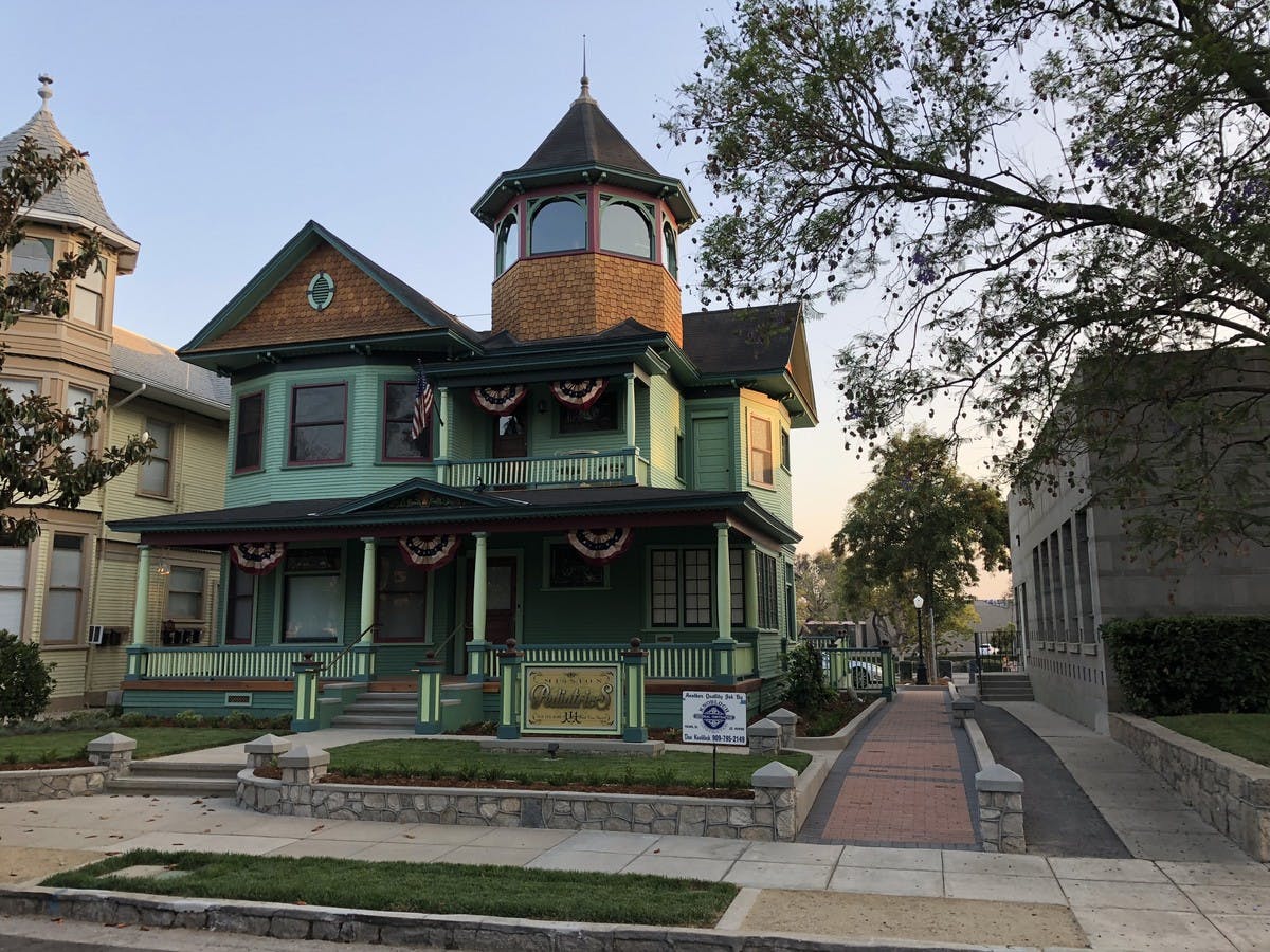 Your Local Guide to Haunted Houses in Redlands