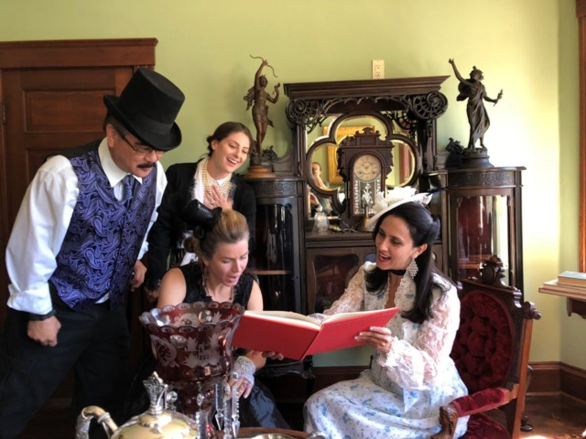 Your Local Guide to Haunted Houses in Redlands