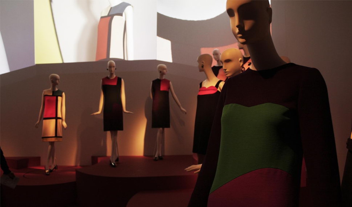 AgeNCe - Yves Saint Laurent a Visionary