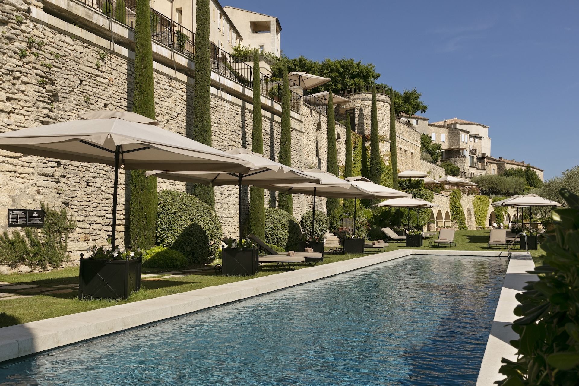 Hotel du Luberon with pools | La Bastide | Gordes