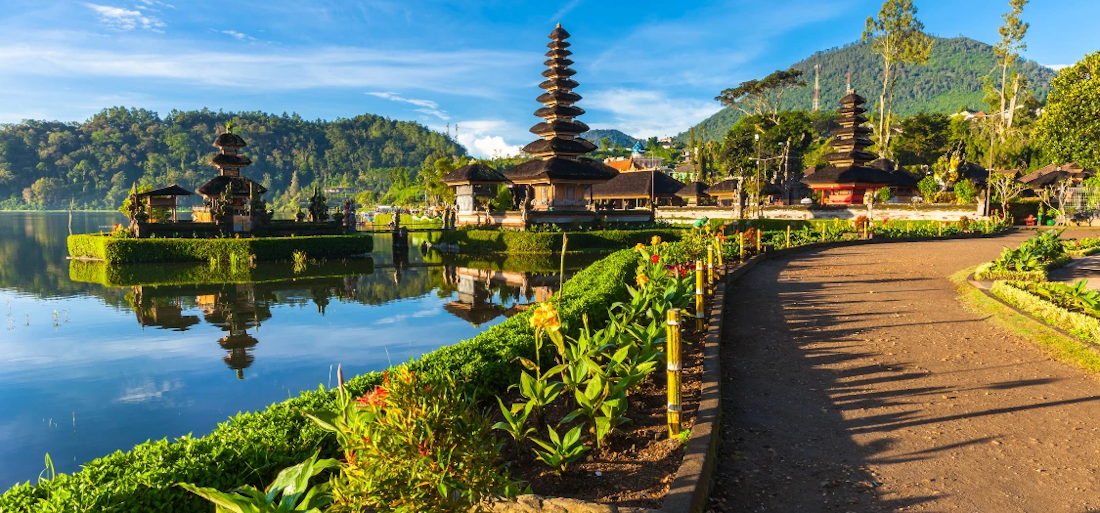 Indonesia Travel Guide with Alternative Airlines