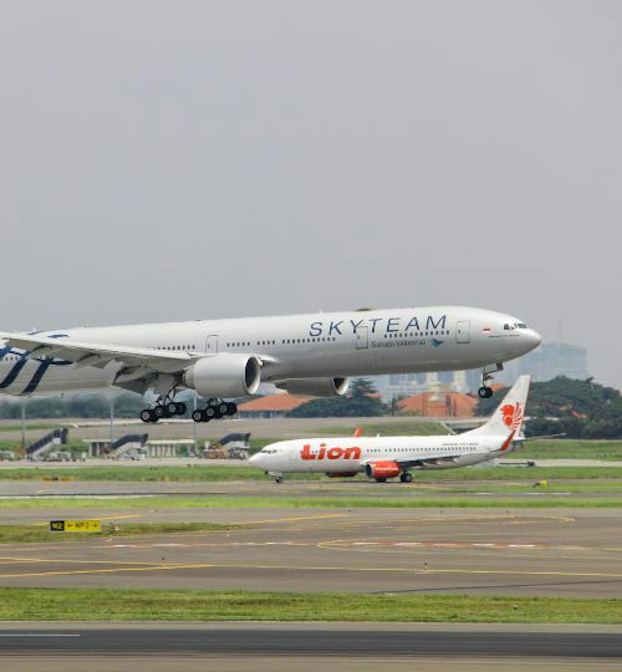 Book SkyTeam Flights Online & Save | Low-Fares & More