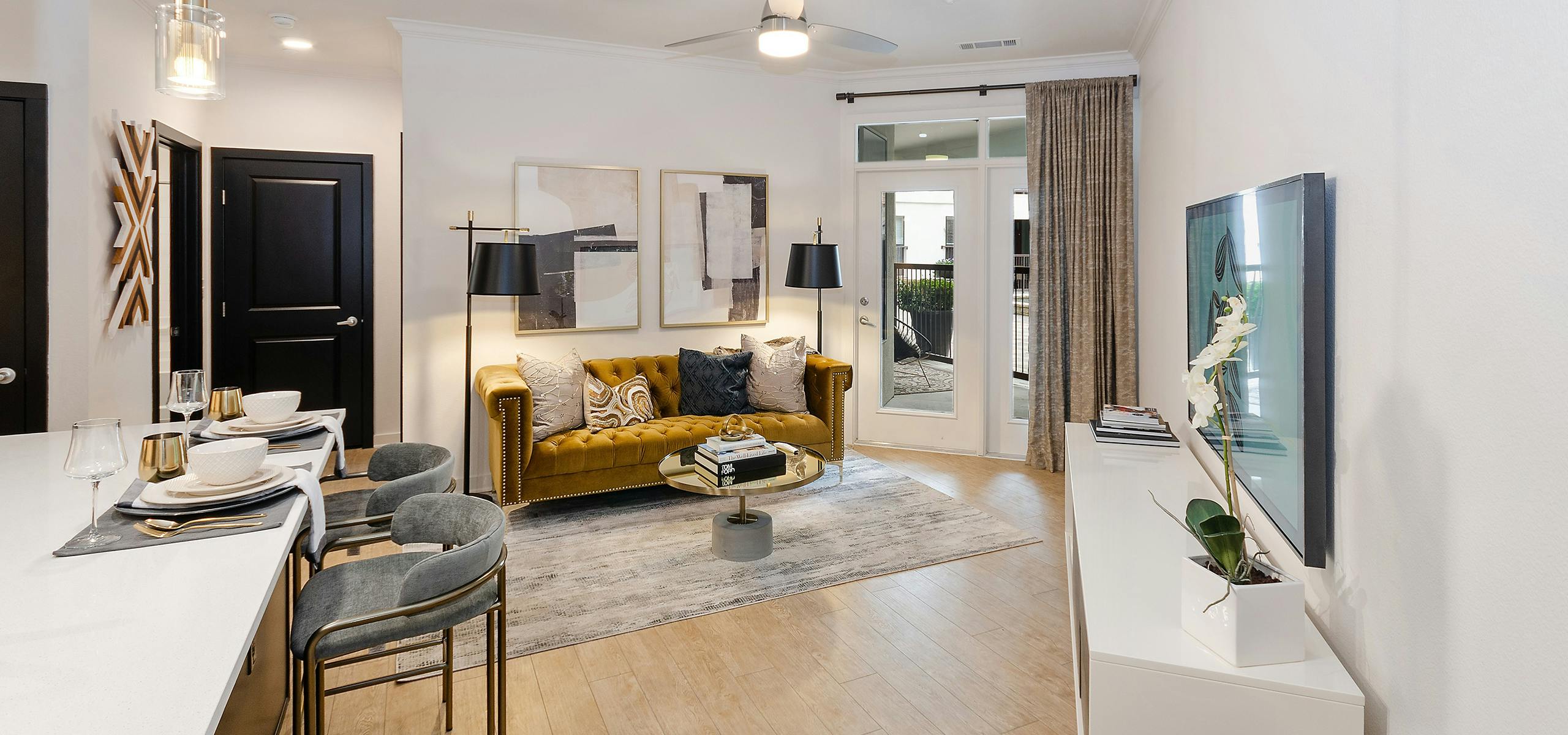 1 & 2 BR Uptown Dallas Apartments | AMLI Quadrangle