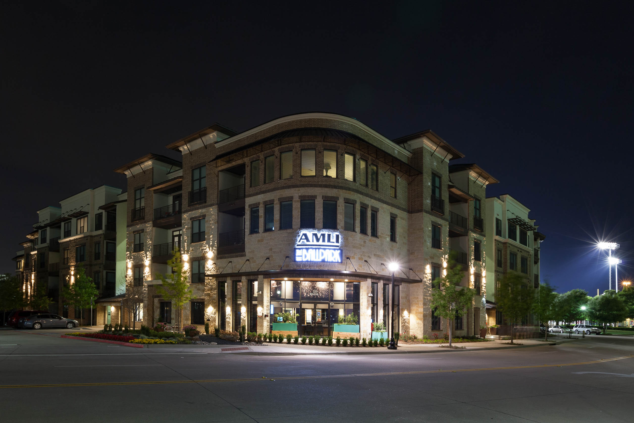 Luxury Apartments in Frisco, TX | AMLI at the Ballpark