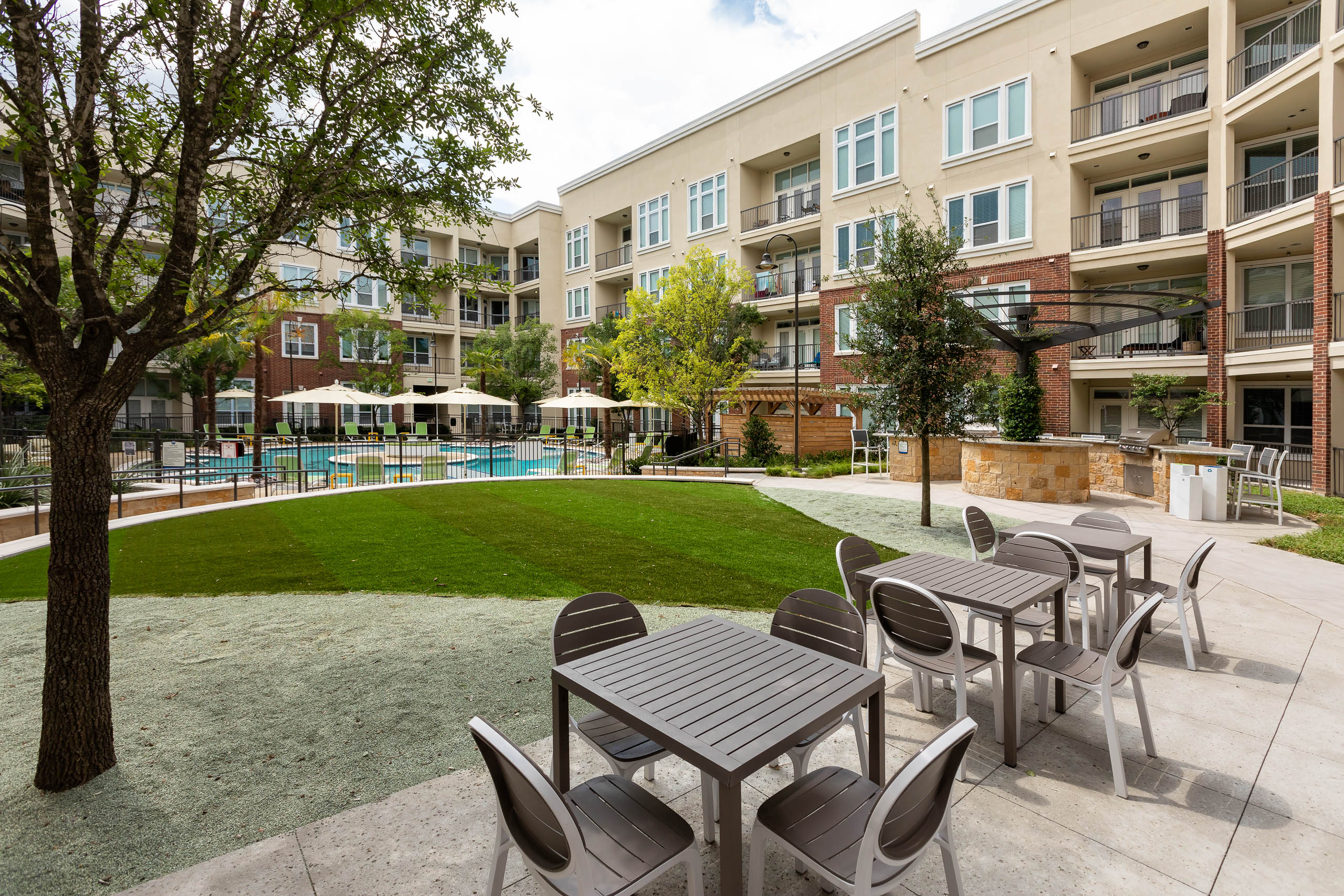 Apartments for Rent in Frisco, TX | AMLI Frisco Crossing