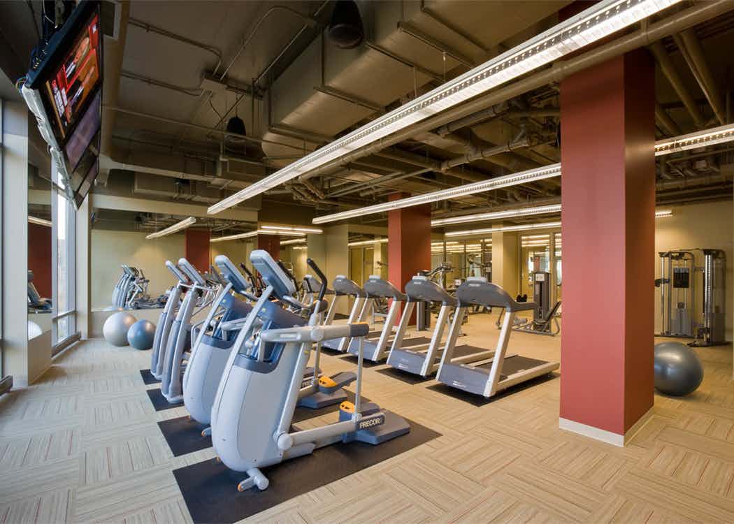 Luxury Downtown Chicago Apartment Amenities | AMLI 900