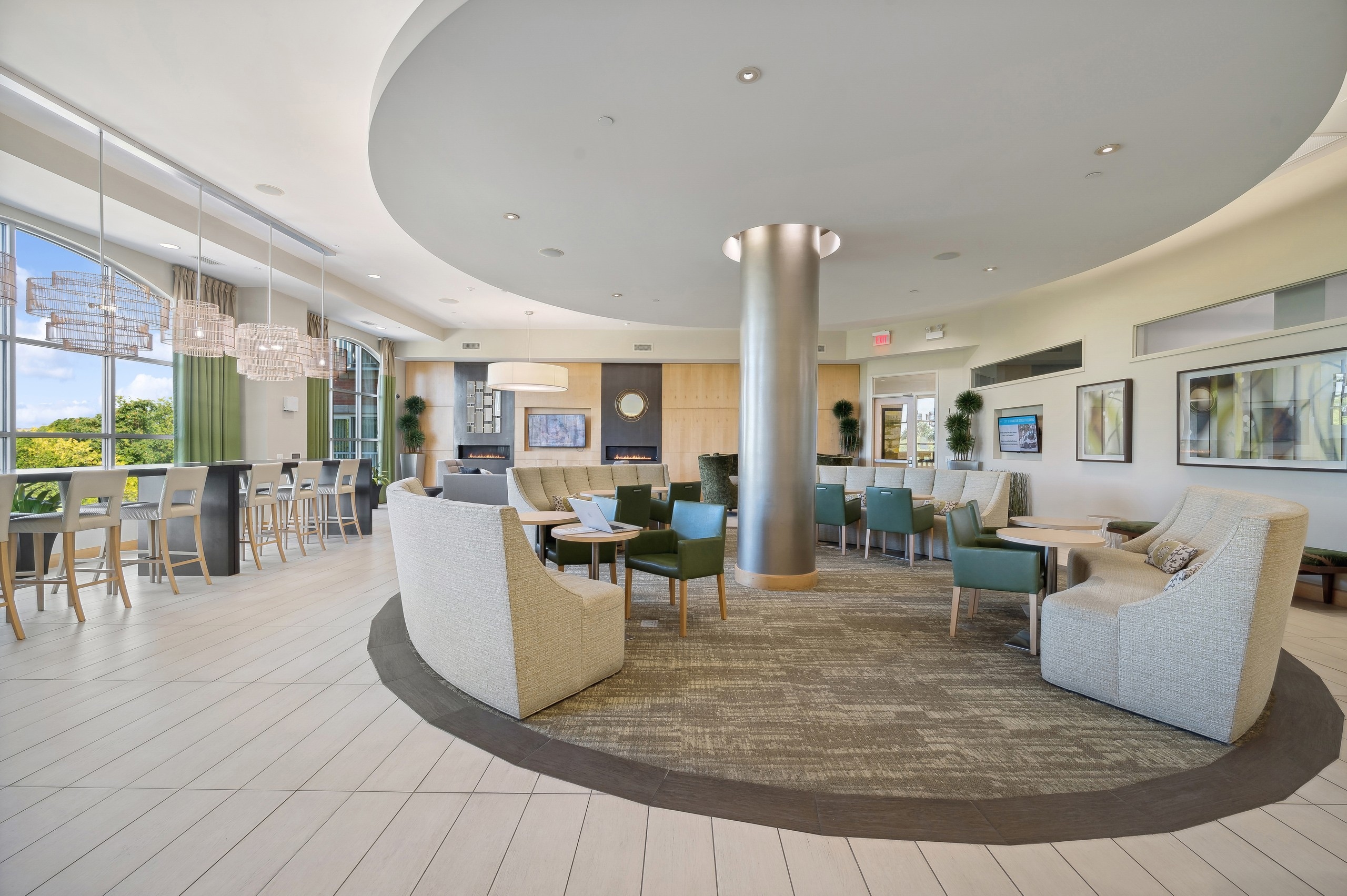 Evanston Luxury Apartment Amenities | AMLI Evanston