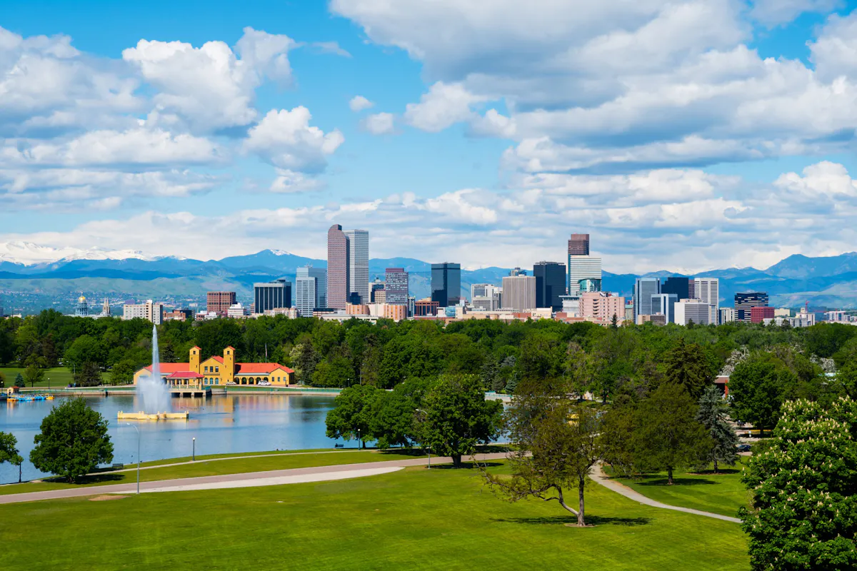 Living in Lone Tree CO Near RTD Light Rail | AMLI RidgeGate