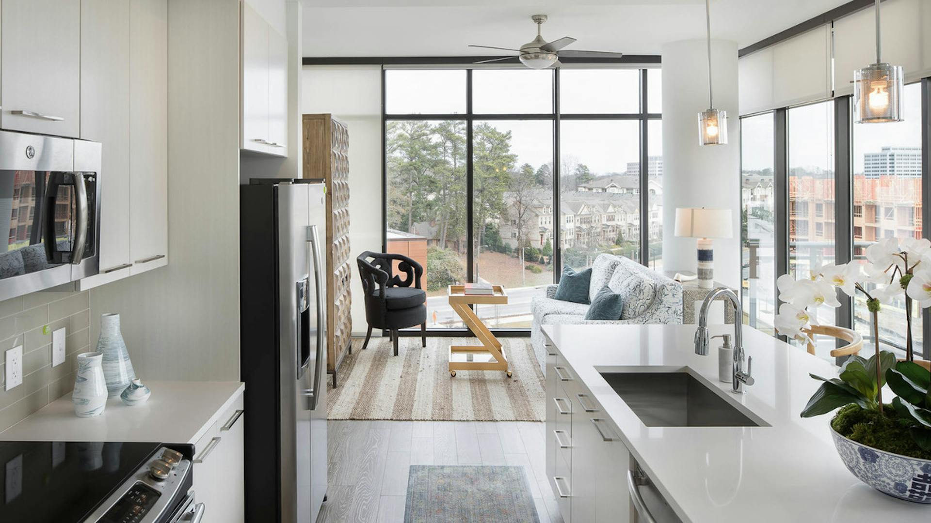 High Rise Buckhead Apartments | AMLI 3464