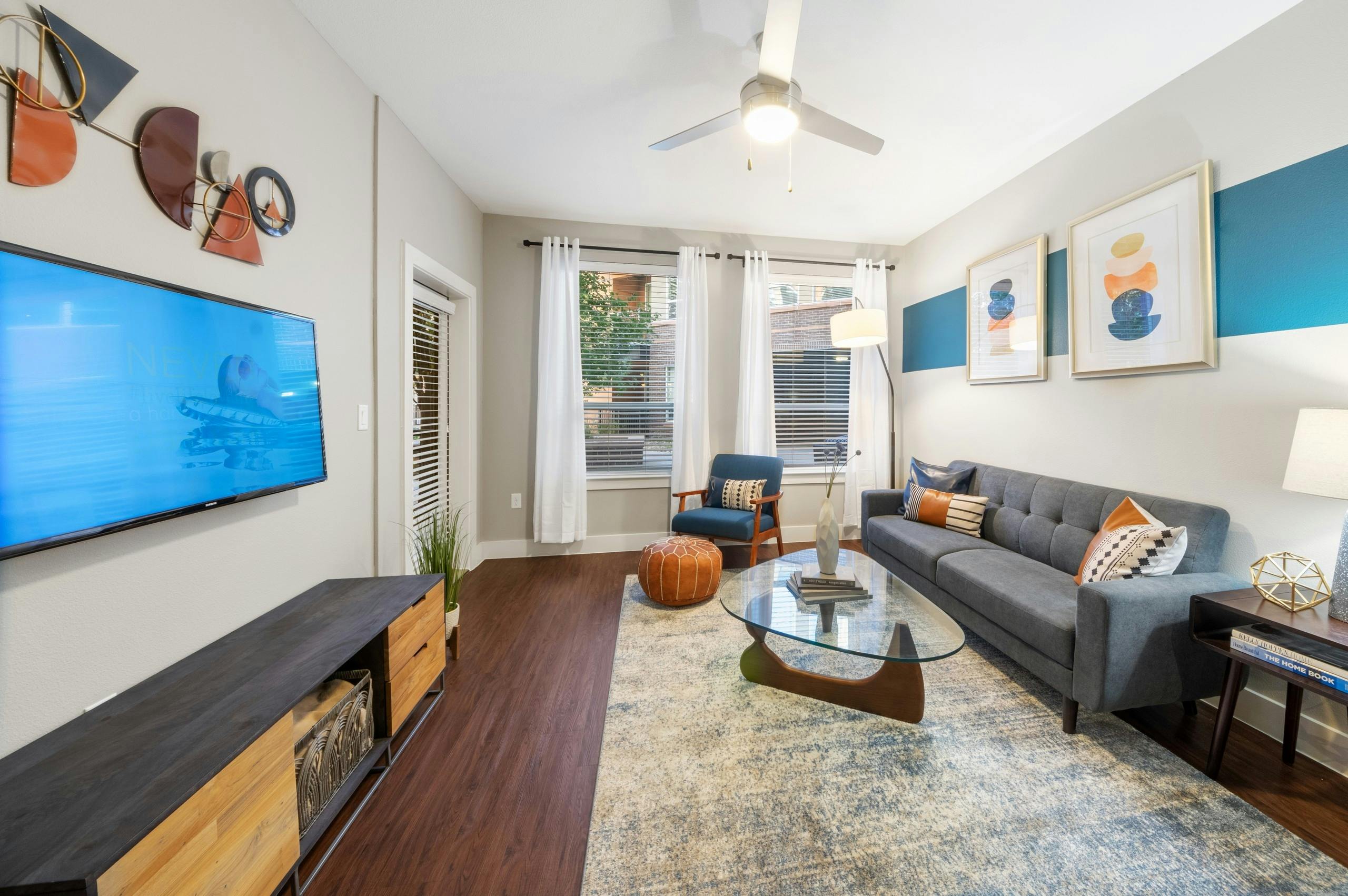 Studio, 1, 2 & 3 BR Riverfront Apts | AMLI Riverfront Park