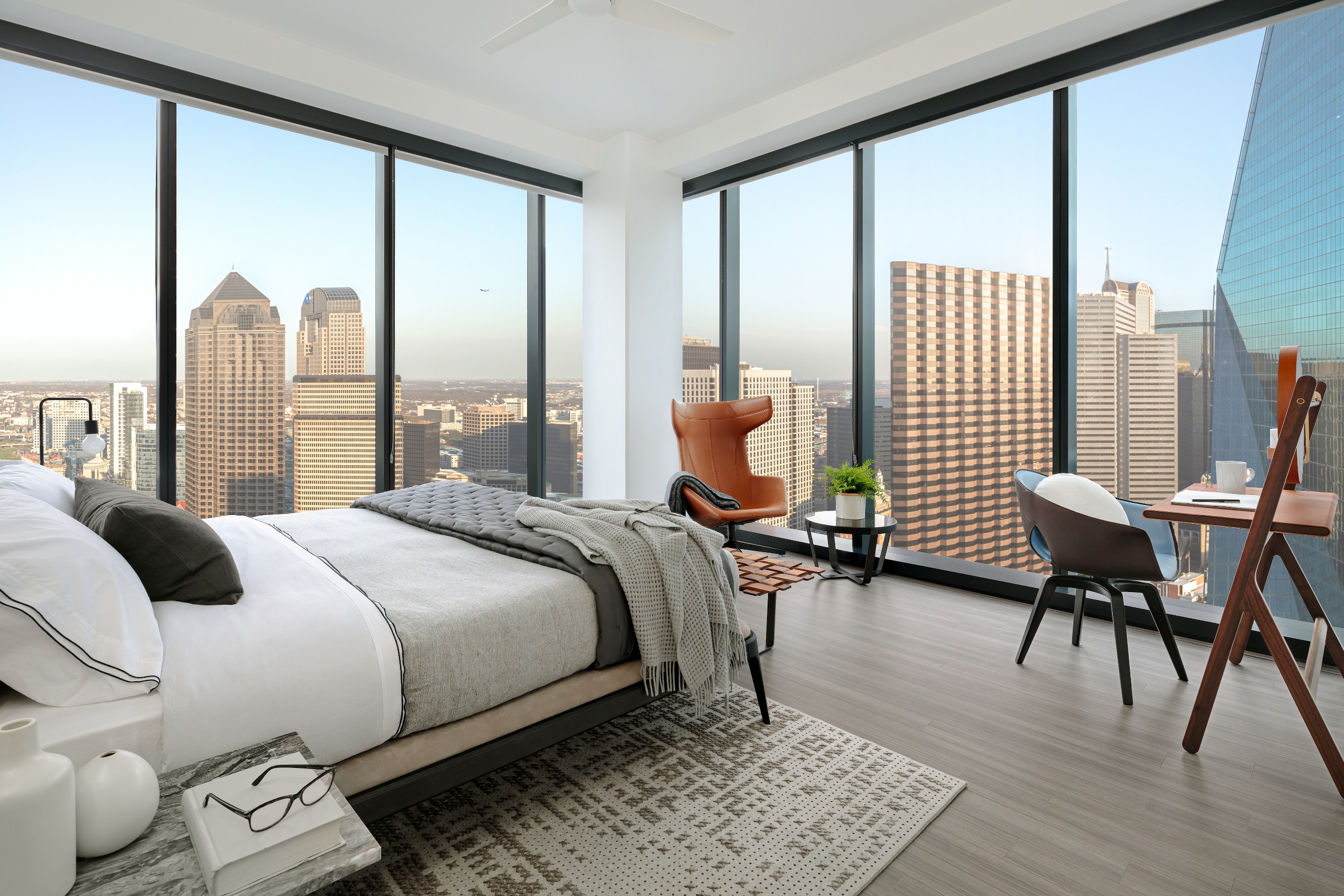 AMLI Fountain Place | Luxury Apartments in Downtown Dallas TX
