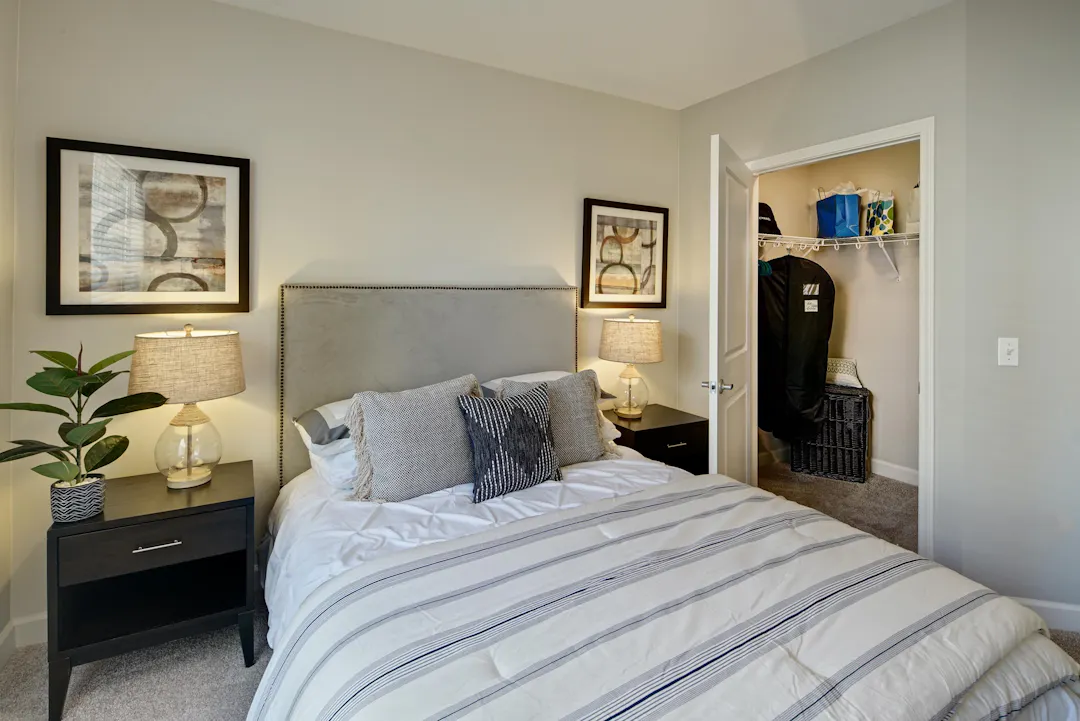 Studio to 3-Bedroom Evanston IL Apartments | AMLI Evanston