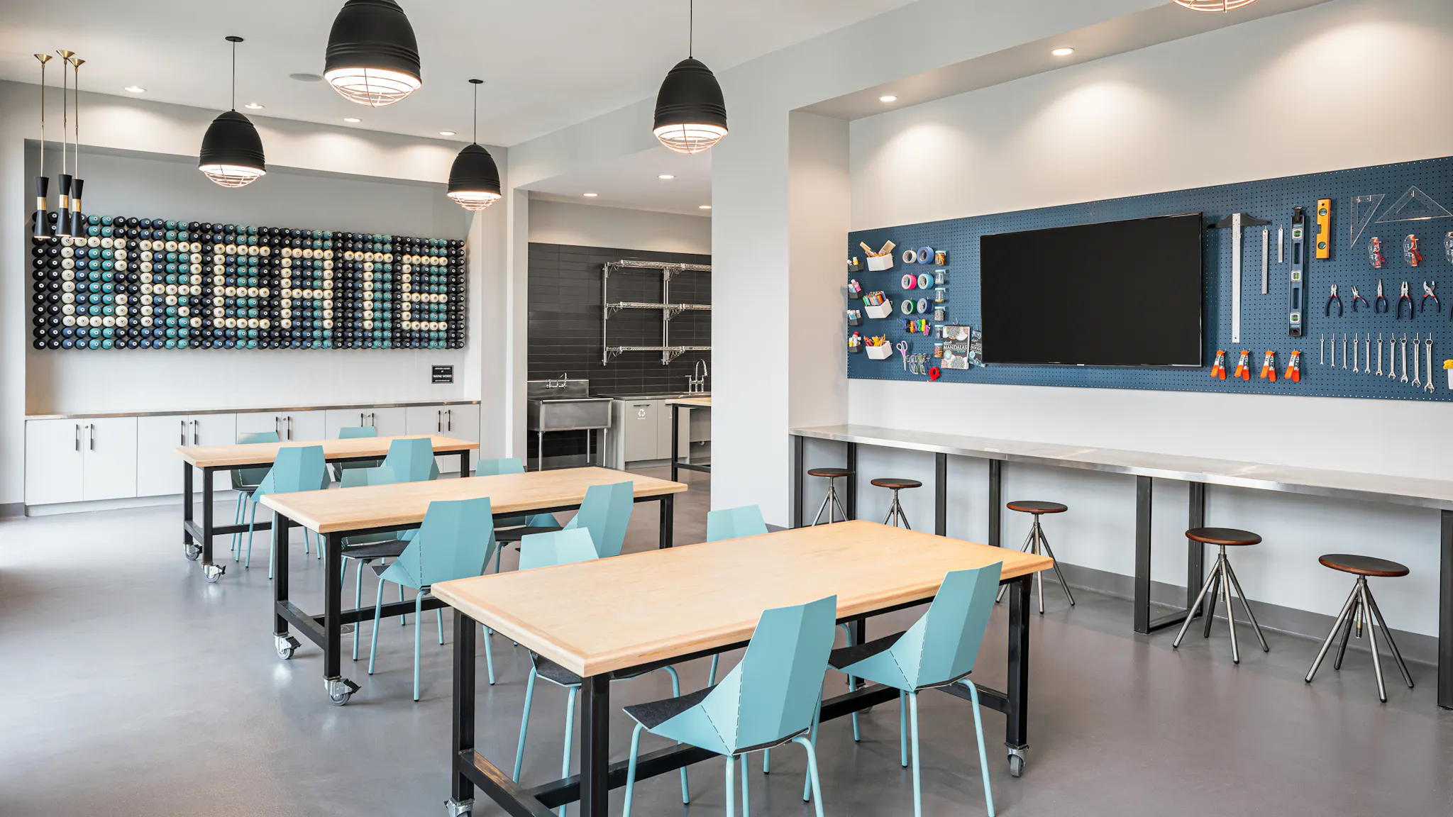 Luxury Addison Apartments in Addison, TX | AMLI Addison