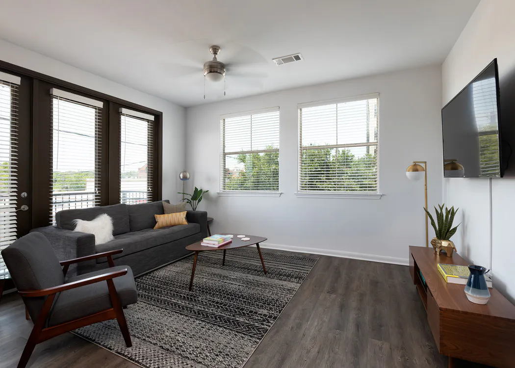 Old West Austin Apartments | AMLI 300
