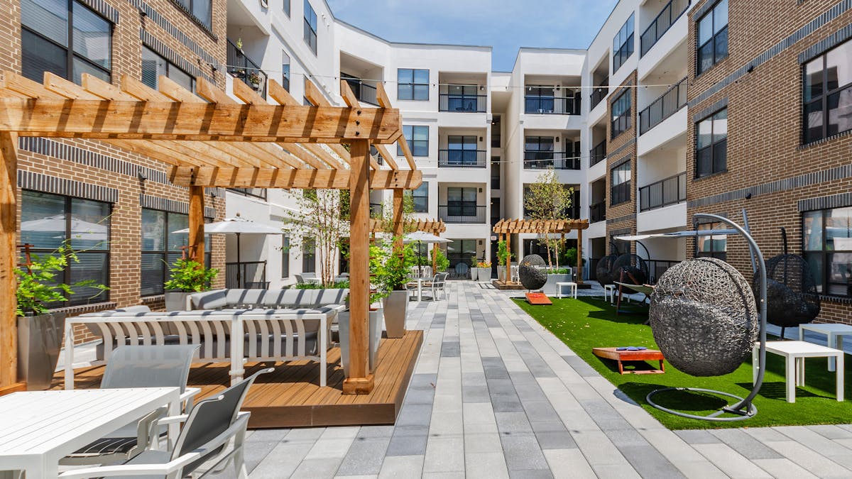 Uptown Dallas Apartments | AMLI Quadrangle