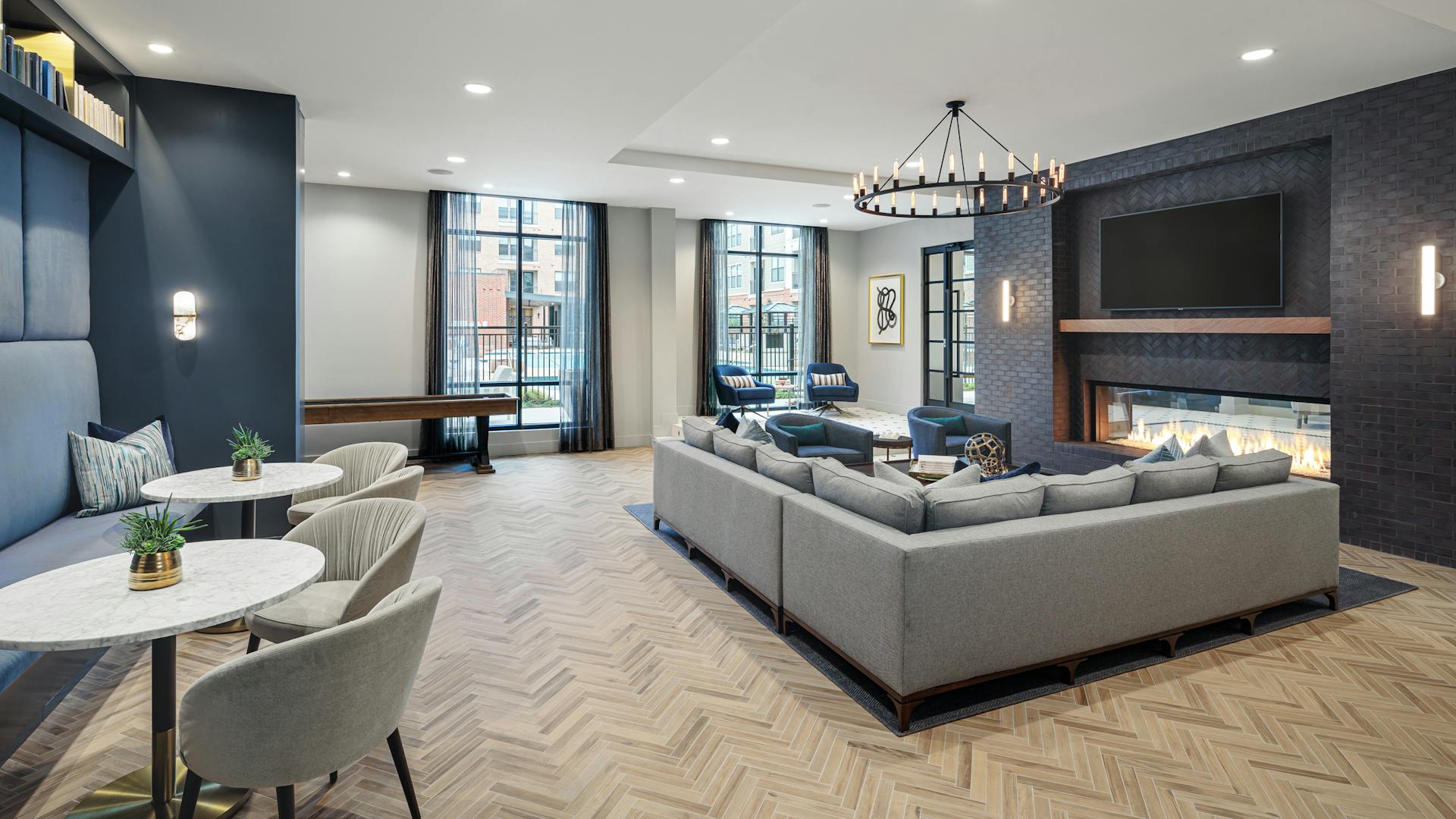 Luxury Addison Apartments in Addison, TX | AMLI Addison