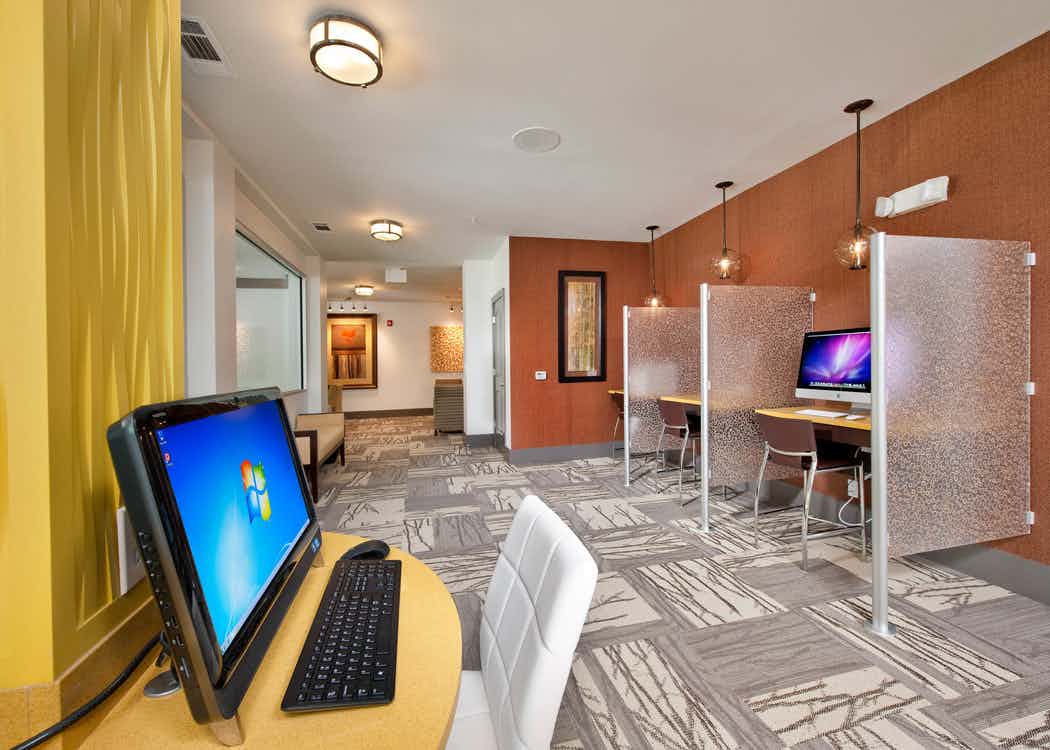 Luxury North Point Apartments | AMLI North Point