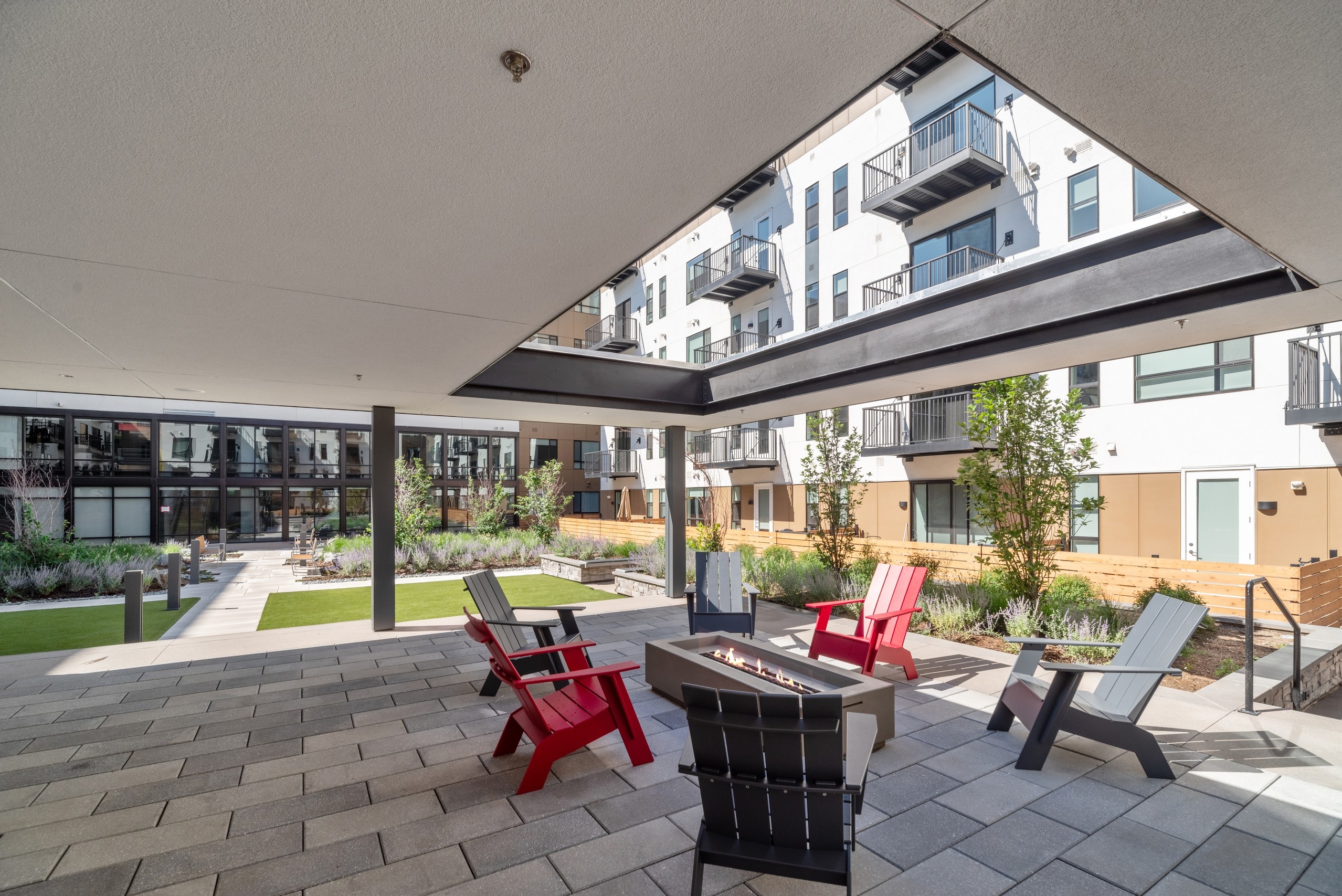 AMLI Broadway Park | Baker Neighborhood Denver Apartments