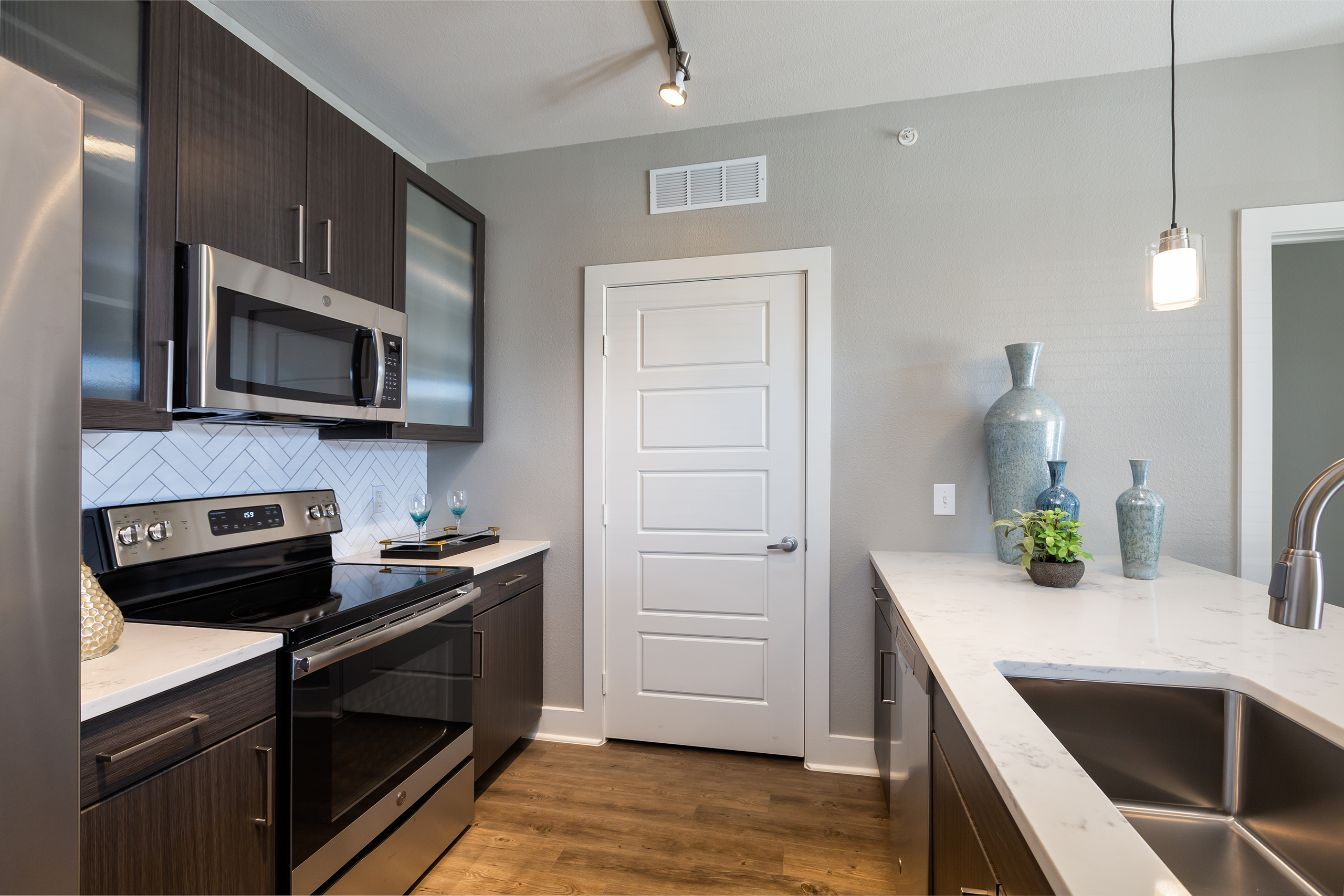 Luxury East Riverside Austin Apartments | AMLI South Shore