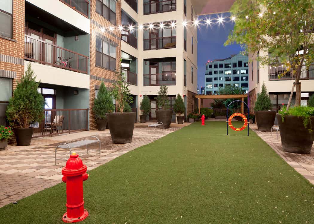 Luxury Apts Dallas Uptown | Pet Friendly | AMLI Quadrangle