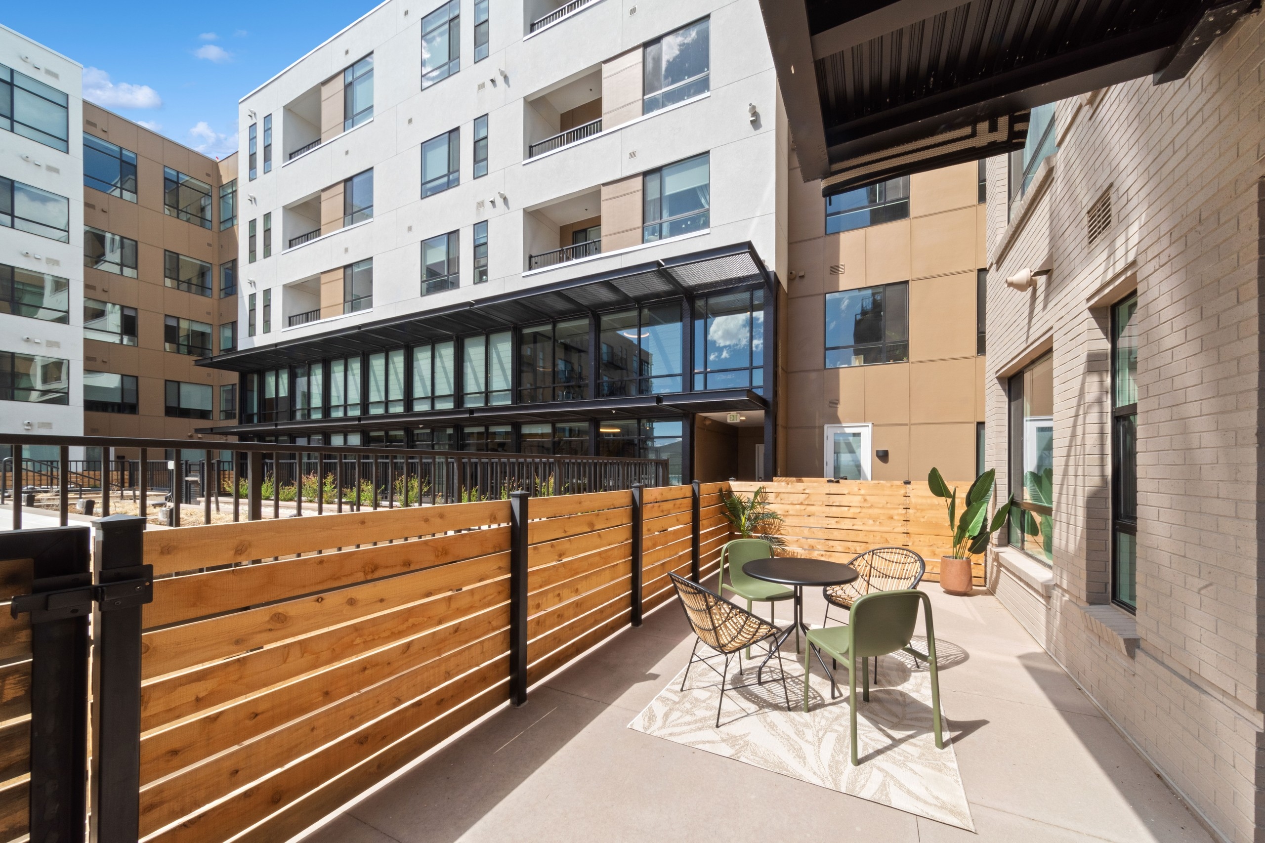 South Broadway Apartments in Denver, CO | AMLI Broadway Park