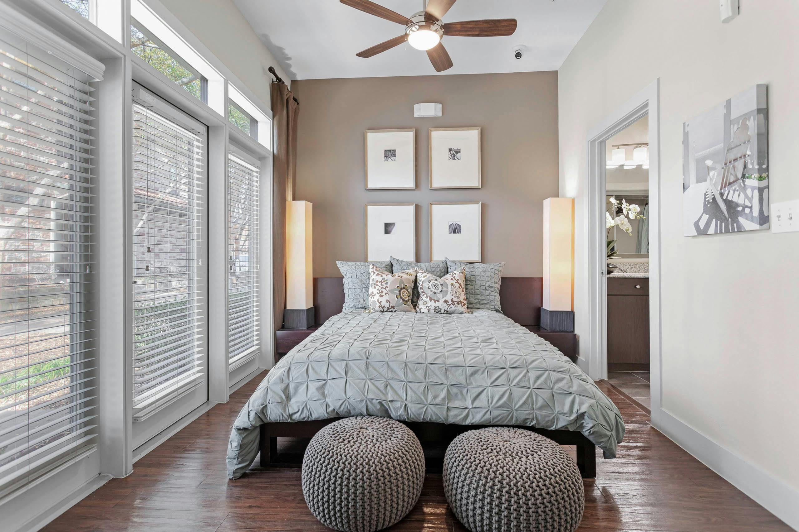 Studio, 1 & 2 Bedroom Apartments | Las Colinas | AMLI at Escena