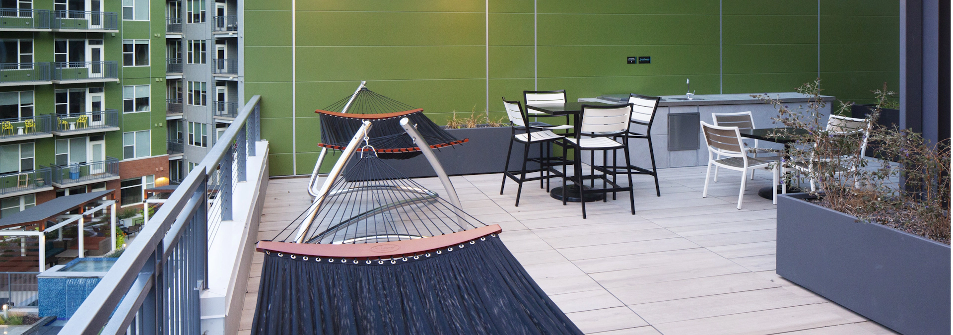 AMLI Riverfront Green | Apartments in LoDo Denver Near Union Station