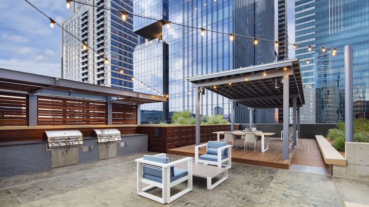 Luxury Austin 2nd St District Apartments | AMLI on 2ND