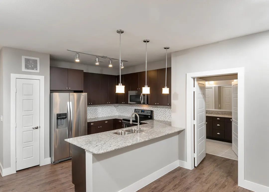 Frisco, Texas Apartments with Premium Amenities | AMLI Frisco Crossing
