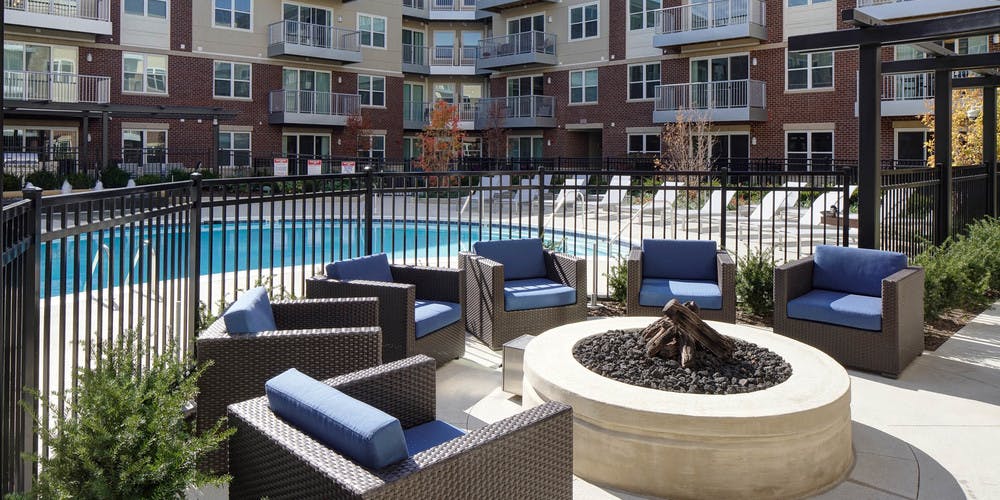 Evanston Luxury Apartment Amenities | AMLI Evanston