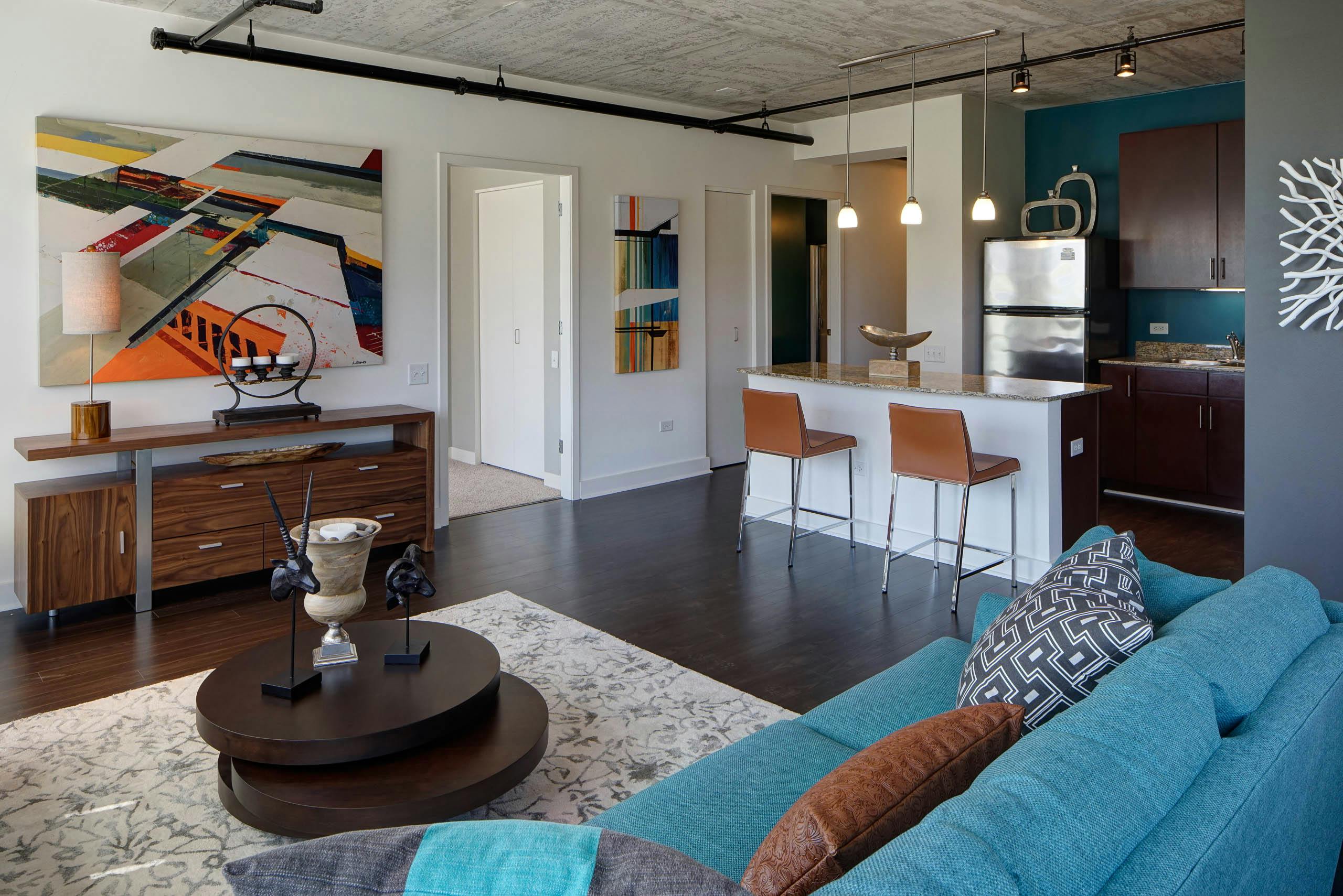 South Loop Studio, 1, 2 & 3 BR Apartments | AMLI 900