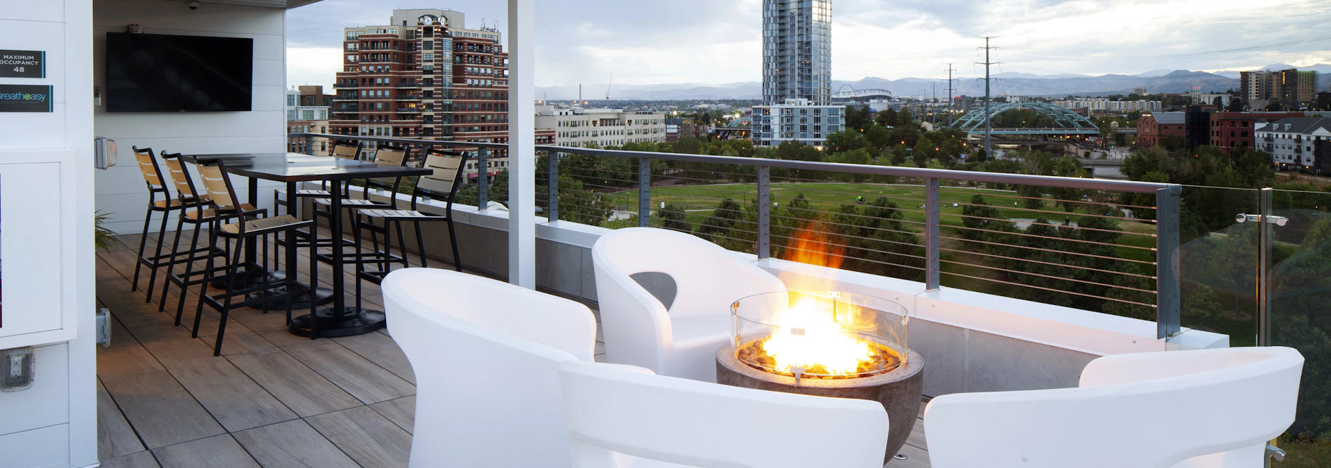 AMLI Riverfront Green | Apartments in LoDo Denver Near Union Station