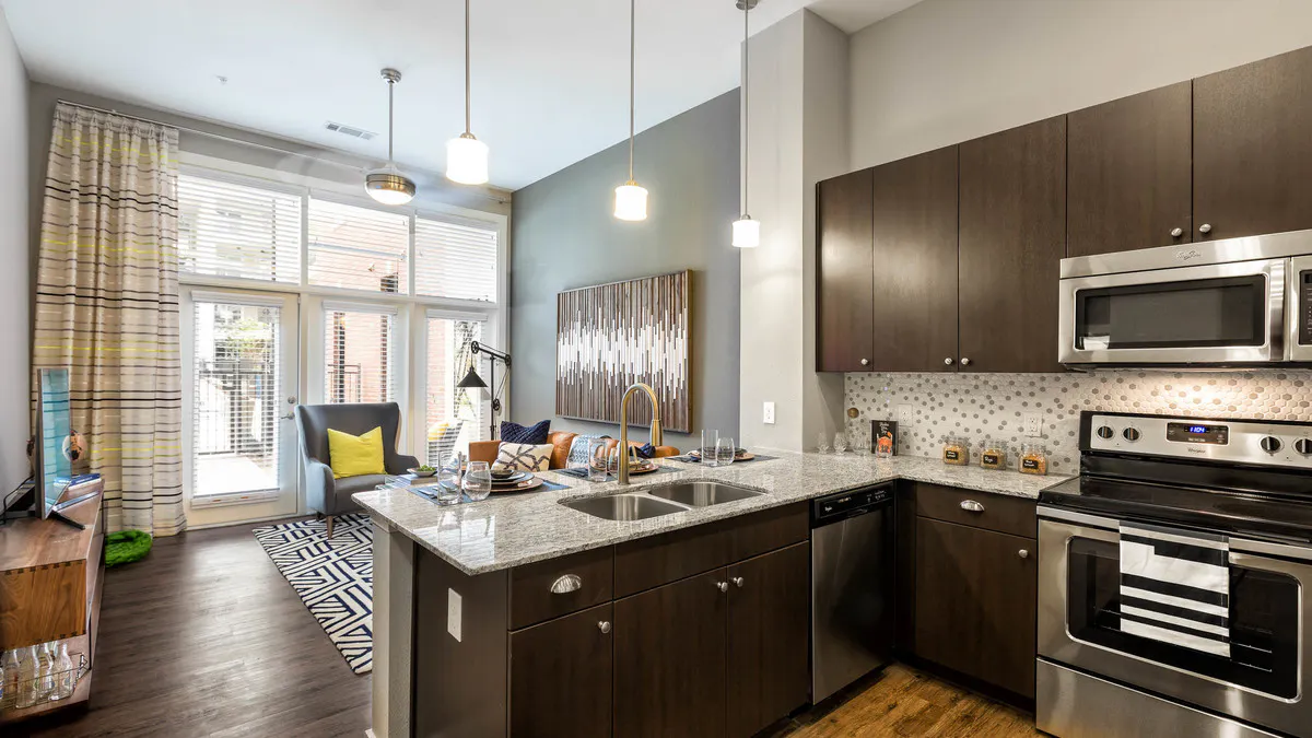 Apartments for Rent in Frisco, TX | AMLI Frisco Crossing
