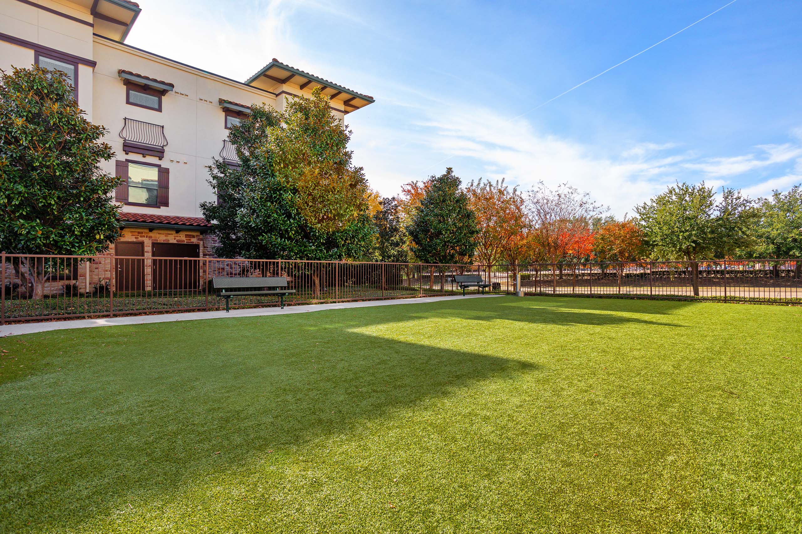 Luxury Apts Las Colinas | View our Amenities | AMLI at Escena