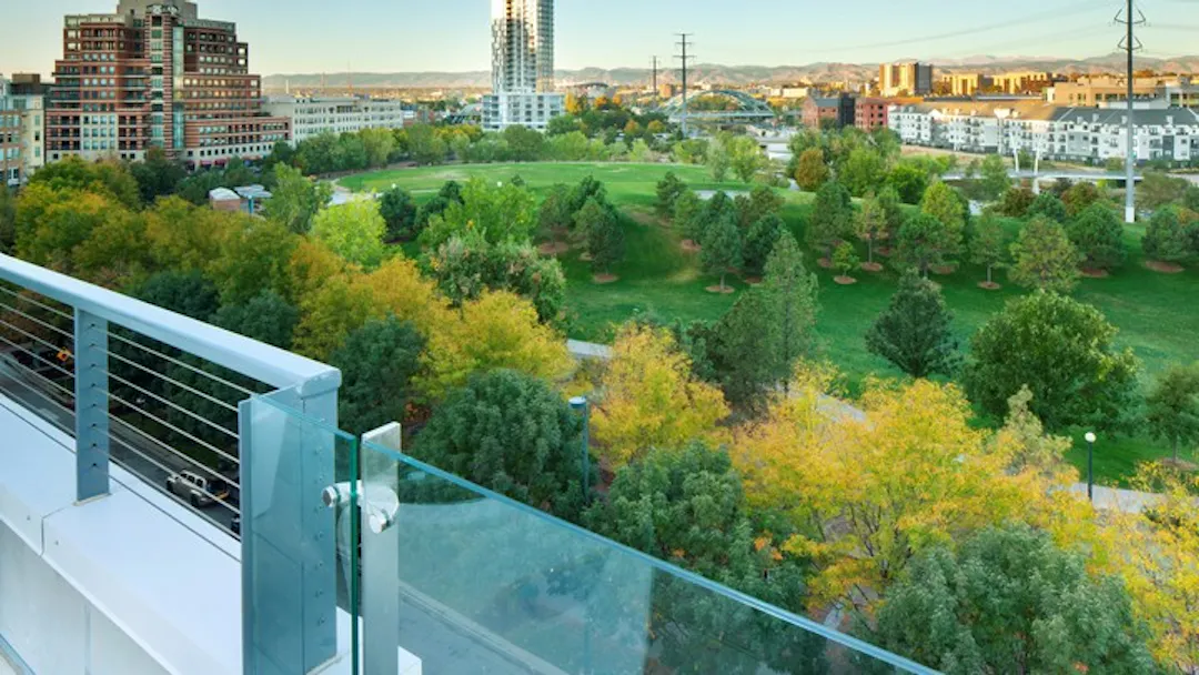 LoDo Denver Apartments | AMLI Riverfront Green