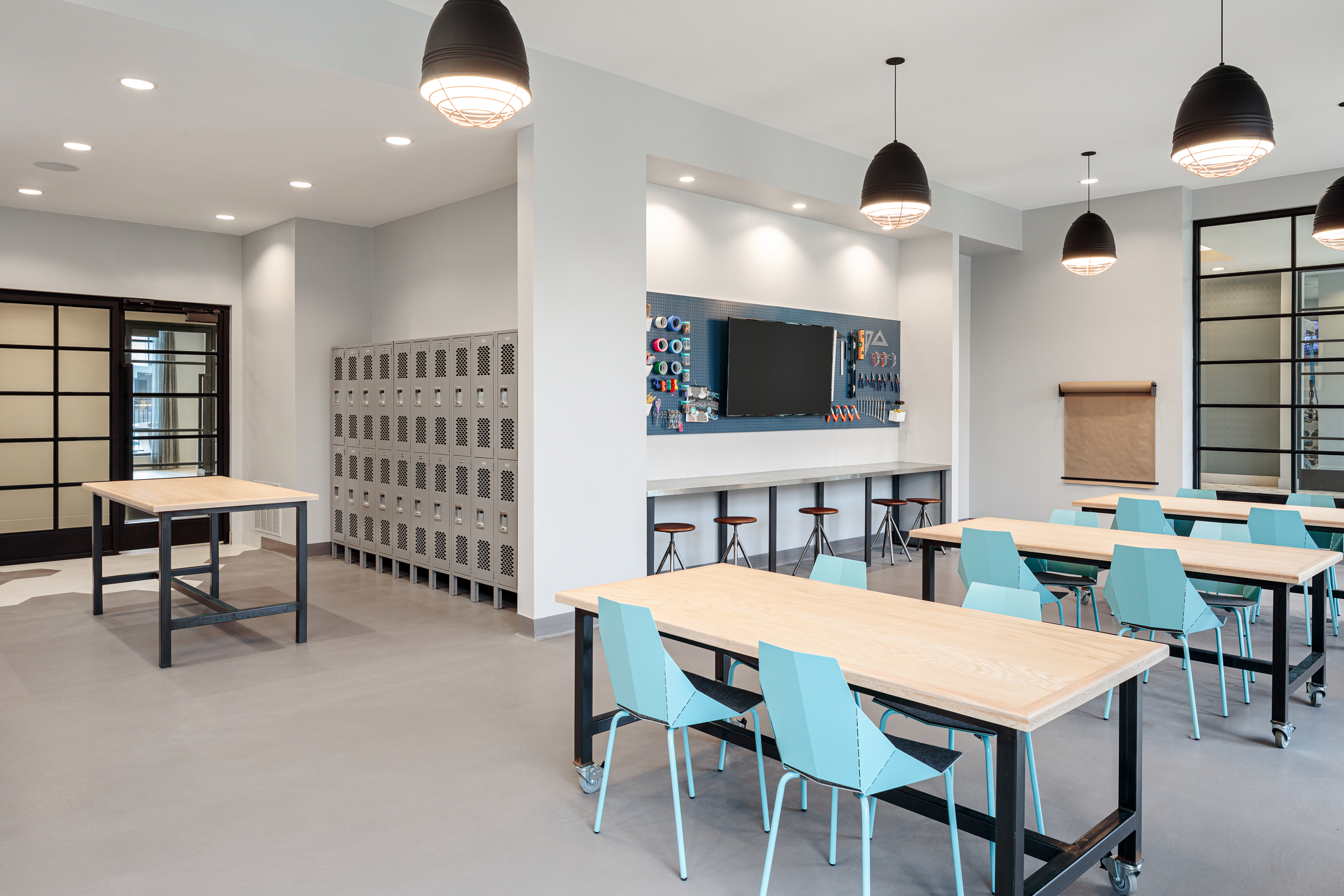 Luxury Addison Apartments in Addison, TX | AMLI Addison