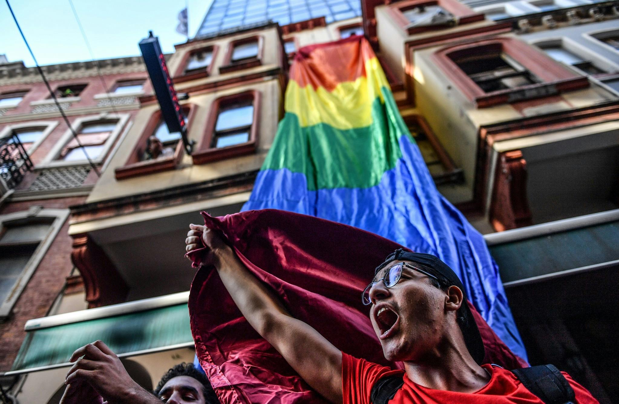 Répression des manifestations LGBTI en Turquie - Amnesty International ...