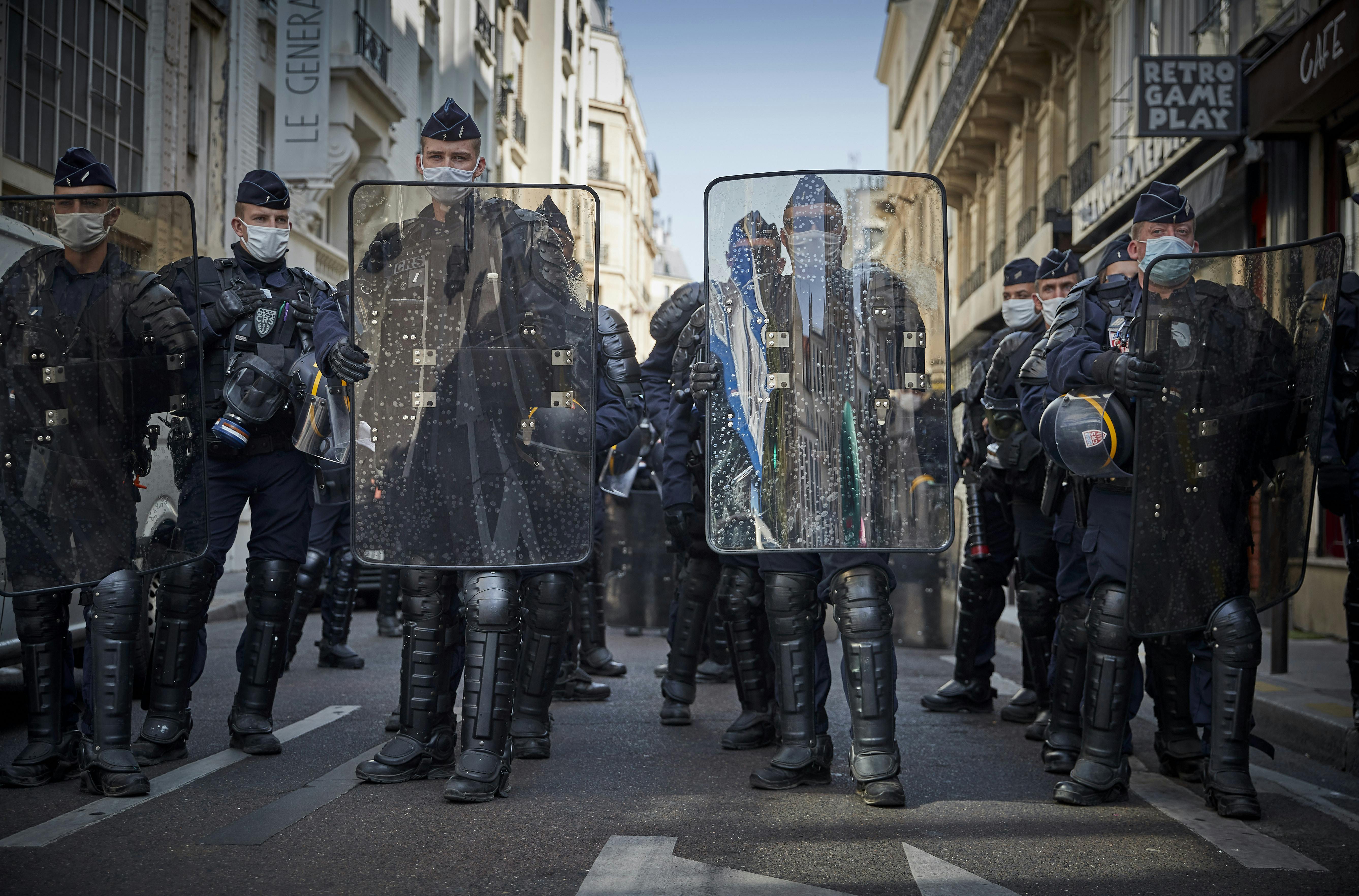 Nouveau schéma du maintien de l’ordre : une occasion manquée - Amnesty ...