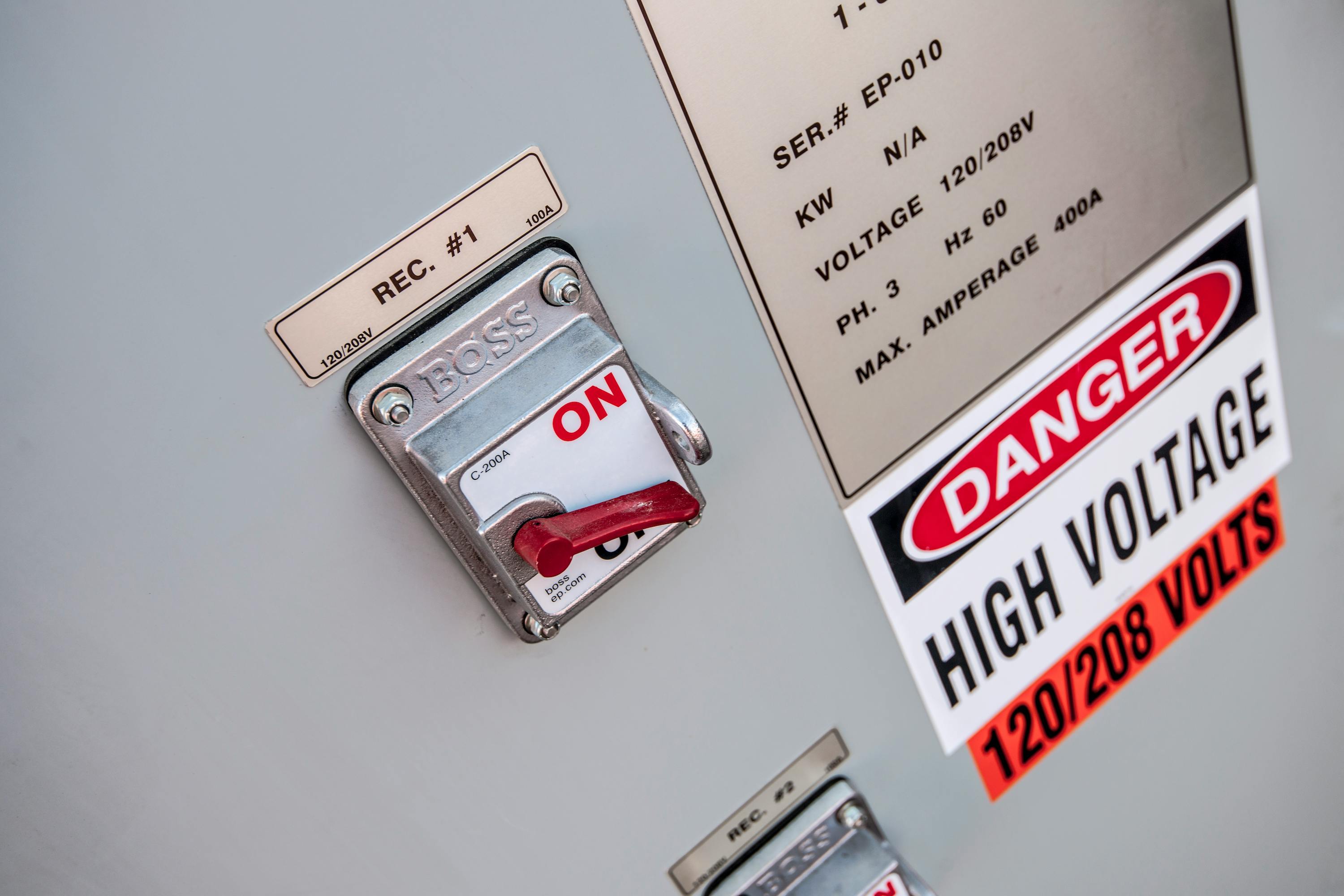 Reliable Solutions for Temporary Power | Alberta Mobile Power Systems