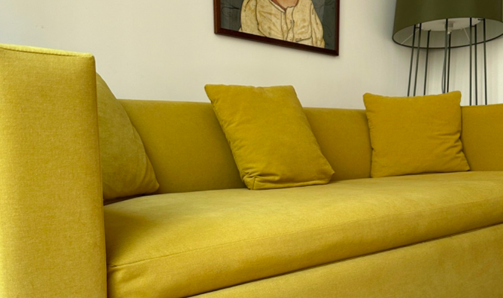 Buy and Sell Used Furniture—We Pickup & Deliver - AptDeco