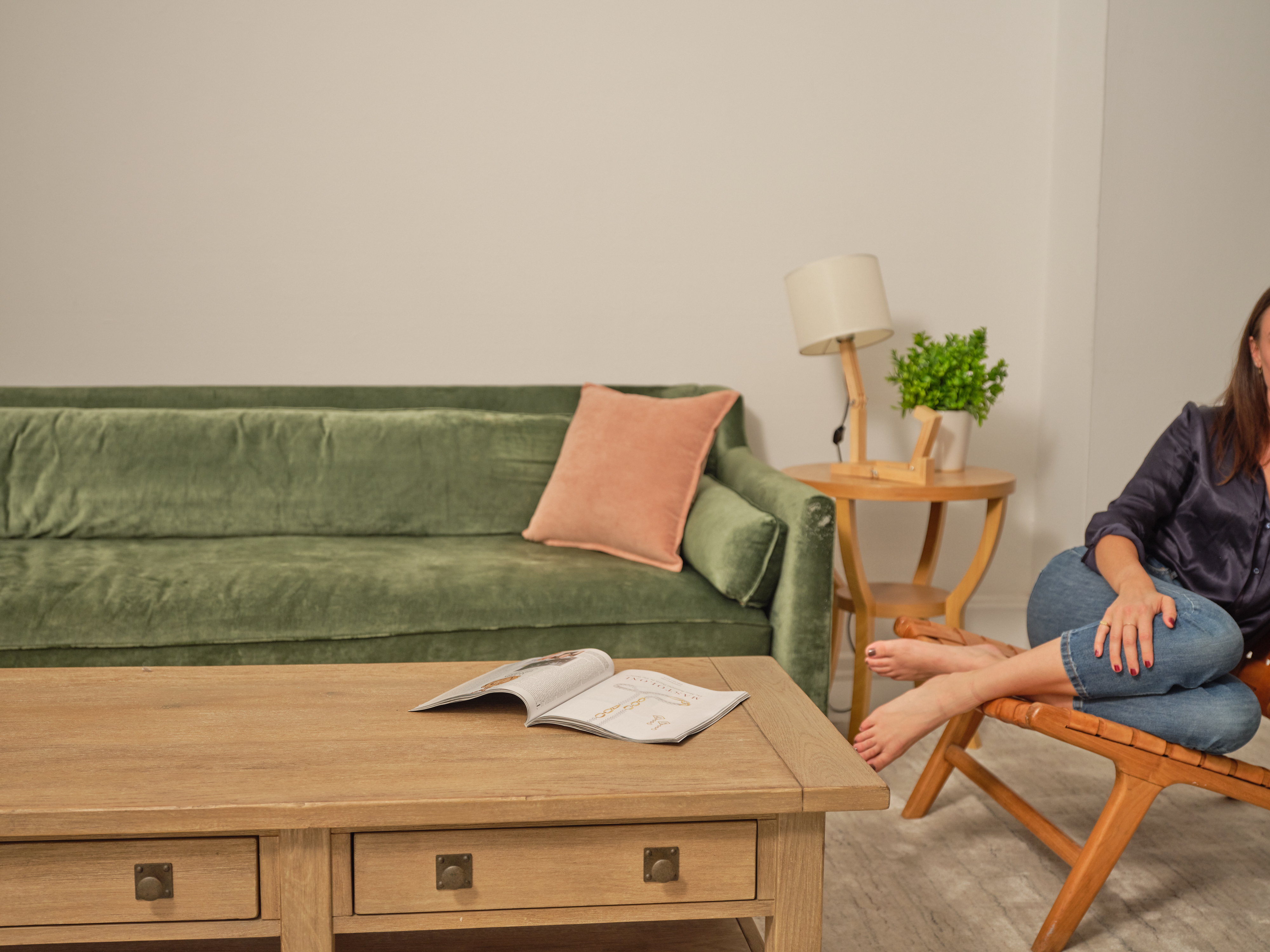 Buy Sell Used Furniture About Aptdeco