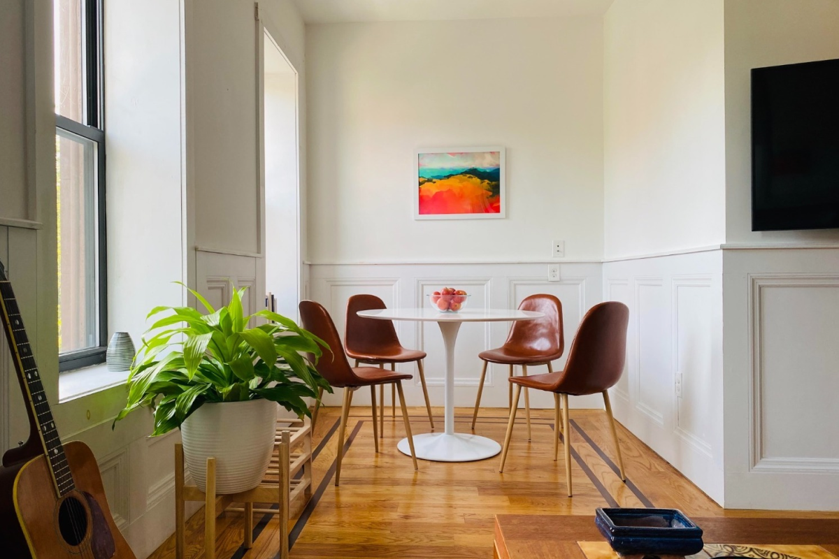 Buy and Sell Used Furniture—We Pickup & Deliver - AptDeco