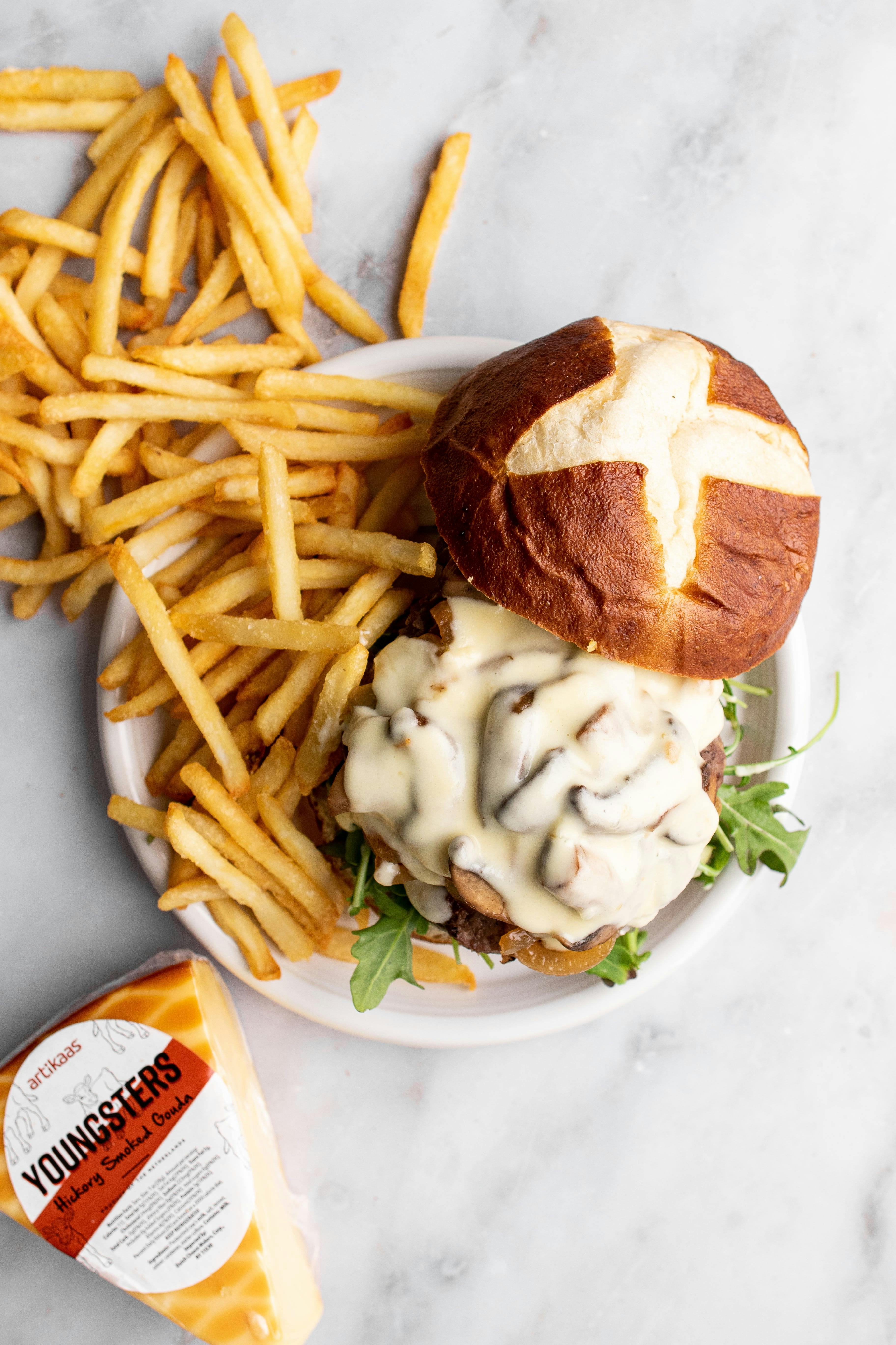 Youngsters Hickory Smoked Bourbon Gouda Burger - Artikaas