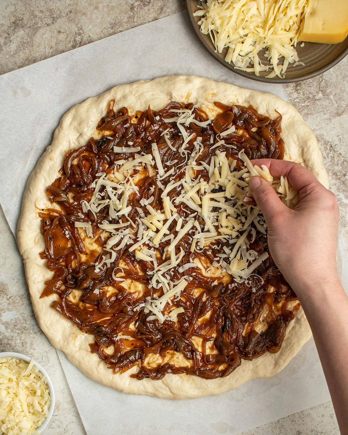 French Onion Soup Pizza - Artikaas