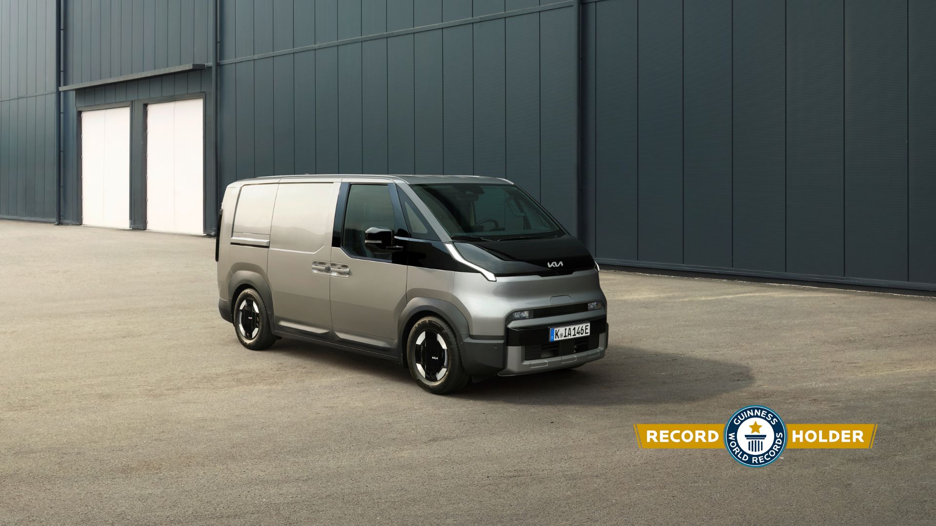 Kia PV5 í heimsmetabók Guinness fyrir drægni á einni hleðslu | Askja