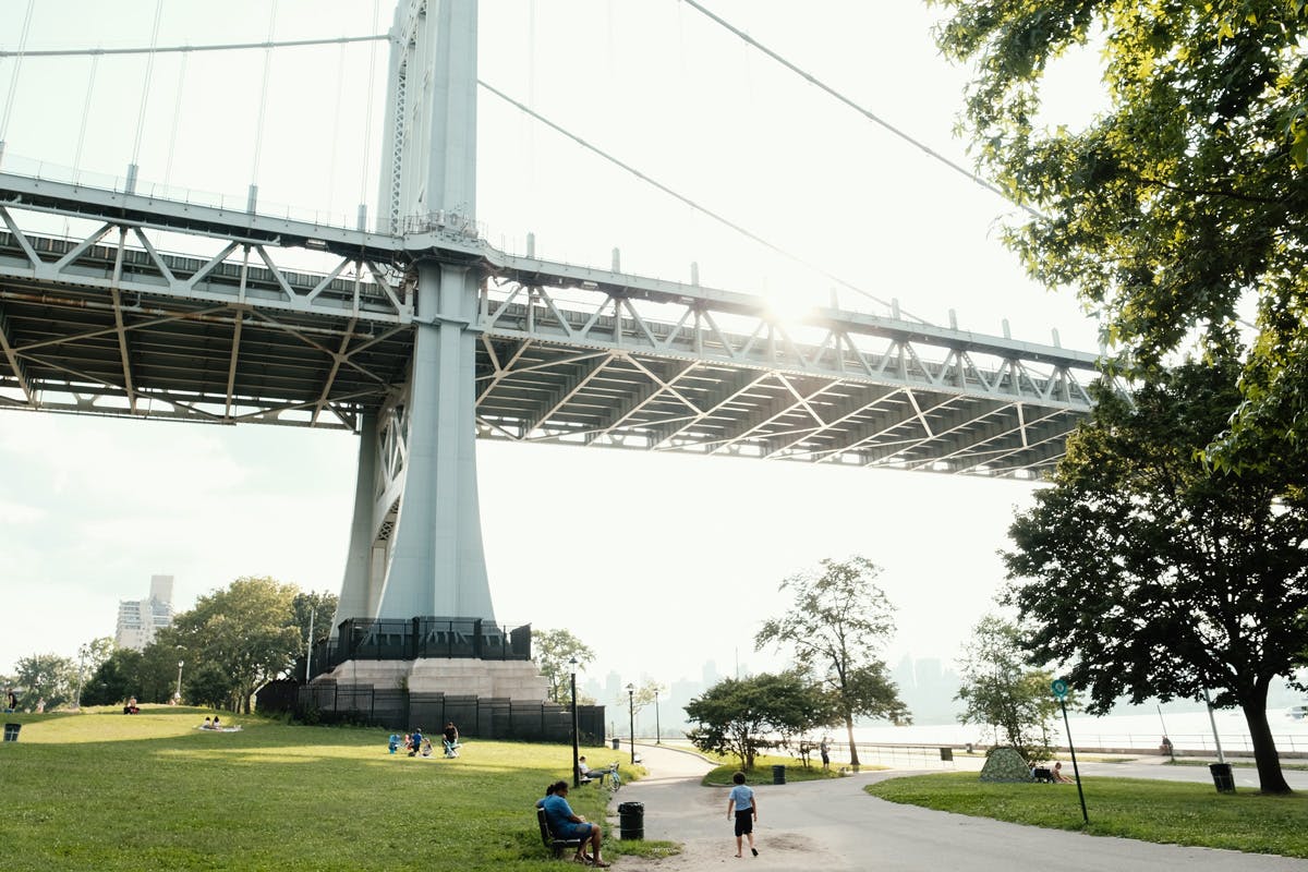 ASTORIA WEST | Astoria Queens Waterfront Apartments - Neighborhood