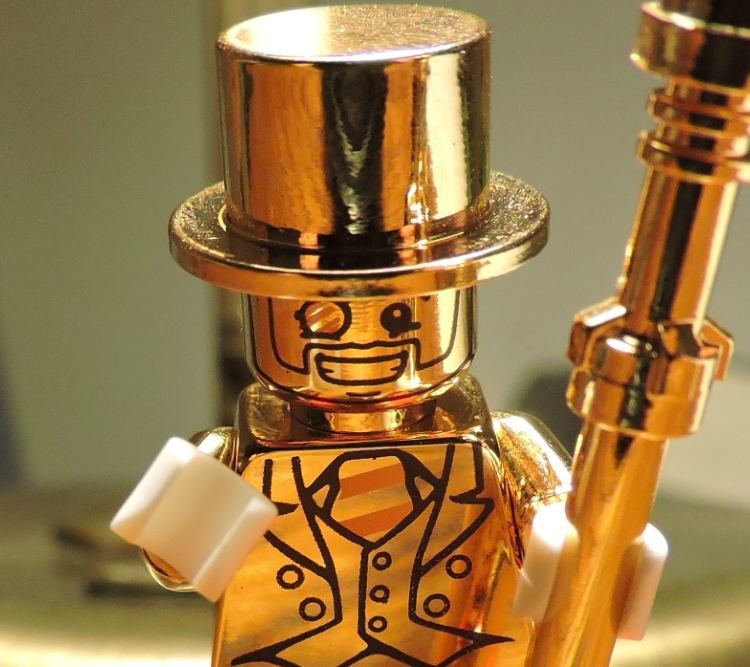 The man with the golden Lego | Barnebys Magazine