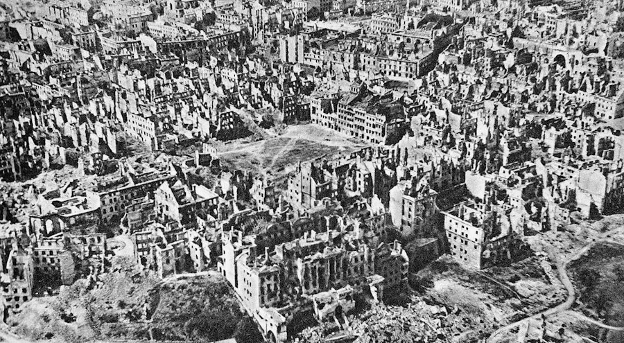 The Artist Who Helped Rebuild Warsaw | Barnebys Magazine