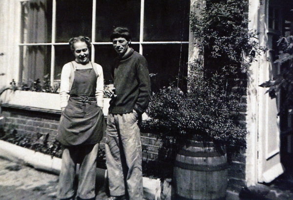 Potters in Parallel: Lucie Rie and Hans Coper | Barnebys Magazine